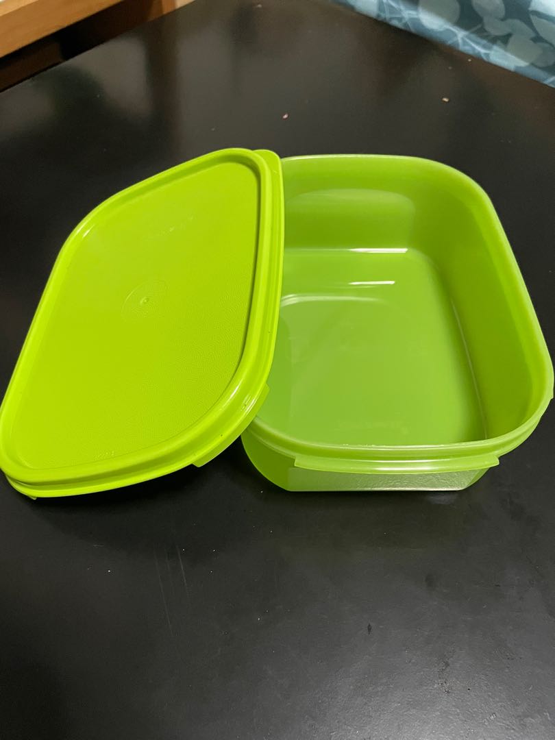 Tupperware lunch box Green, Furniture & Home Living, Kitchenware ...
