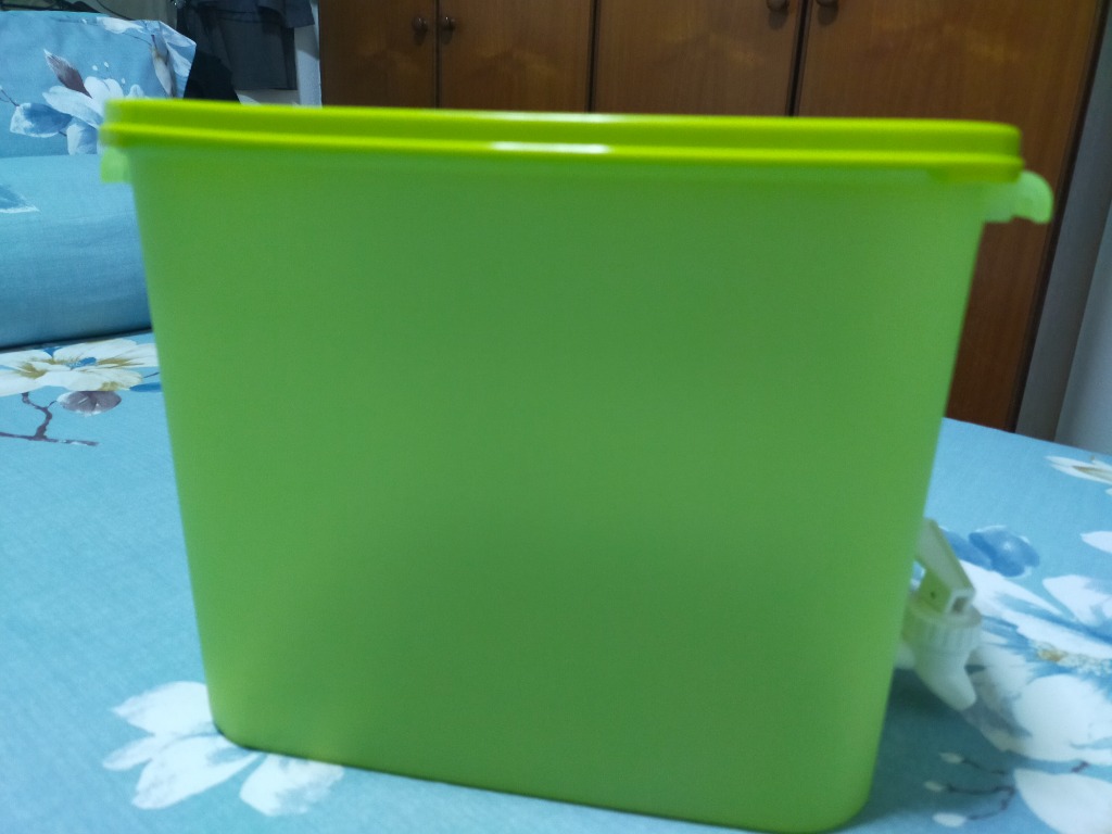 Tupperware Rectangular Water Dispenser, TV & Home Appliances, Kitchen ...