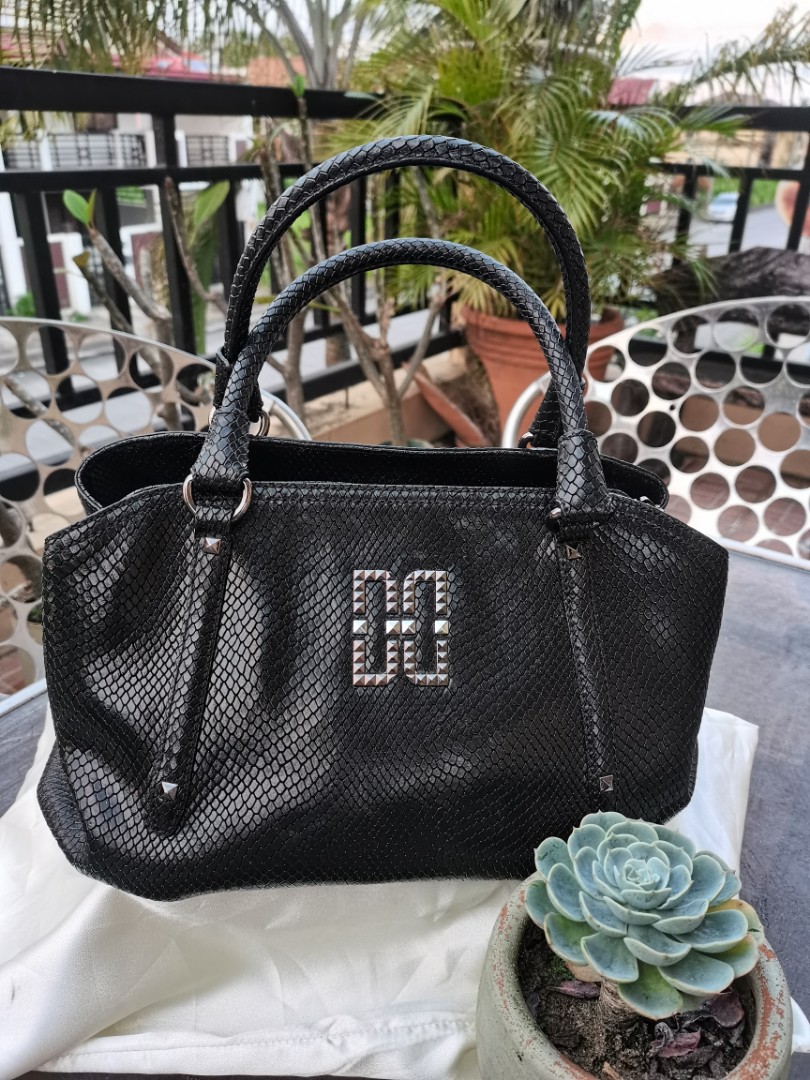 Daks Handbag, Luxury, Bags & Wallets on Carousell