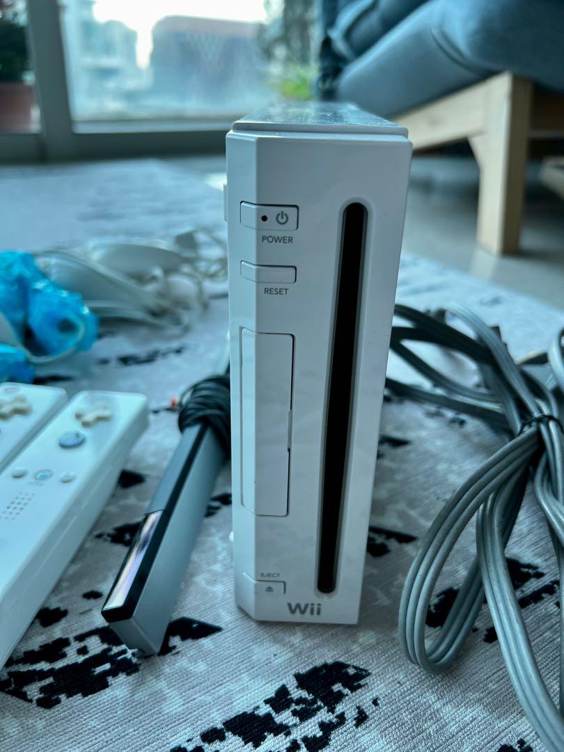 Nintendo Wii full set + 8 Games (ready to play!), Video Gaming, Video ...
