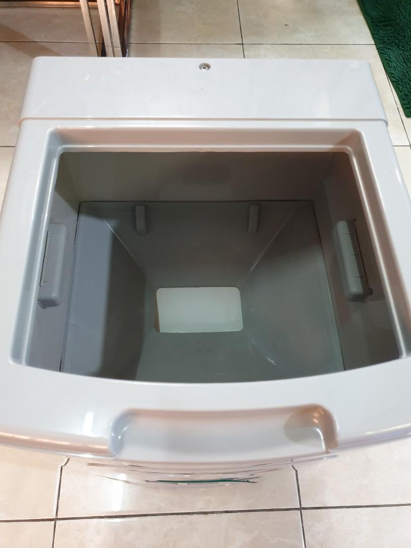 Rice Box Cosmos 18kg, Kitchen & Appliances di Carousell