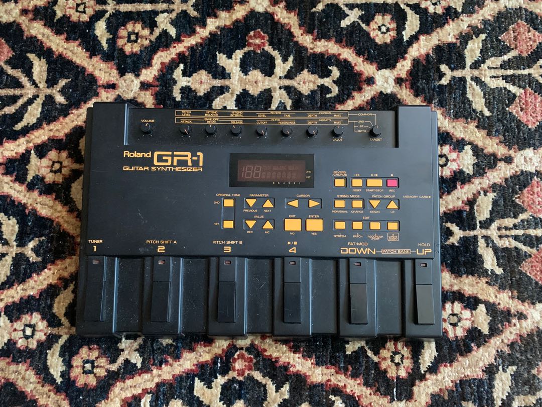 Roland GR1 with GK Pickup, Hobbies & Toys, Music & Media, Musical ...