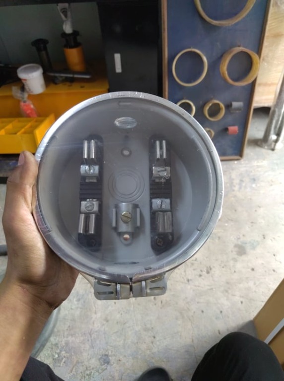 Round Meter Socket, Commercial & Industrial, Construction Tools ...