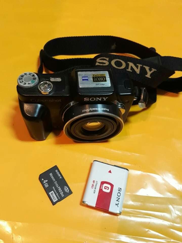 Sony Cybershot DSC-H3 Digital Camera, Photography, Cameras on Carousell