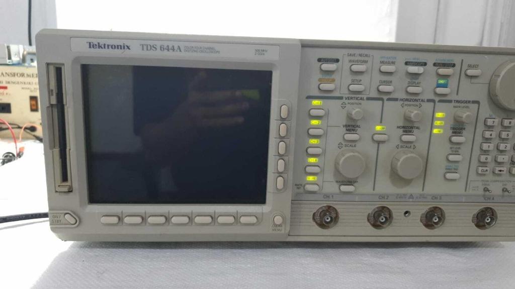 Tektronix TDS644A digitizing Oscilloscope 500Mhz FV: v3.8.5e Opt. 13,1F,2F Stock Clearance ...