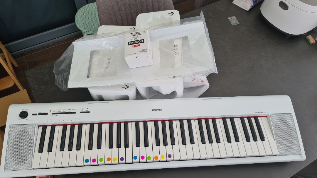 Yamaha NP 12 WH weighted keys piano, Hobbies & Toys, Music & Media ...