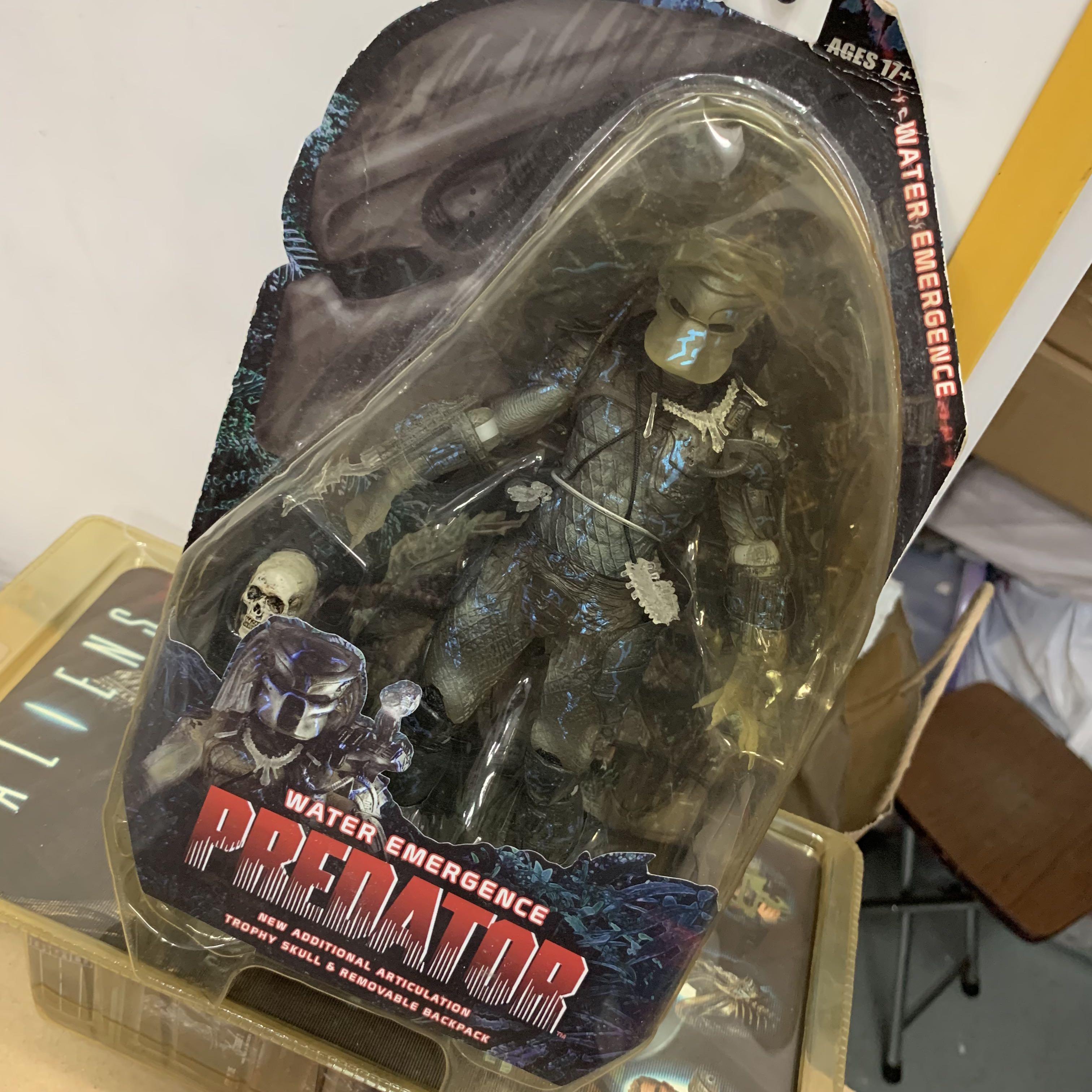 全新 全新 NECA Water Emergence Predator, 興趣及遊戲, 玩具 & 遊戲類 - Carousell