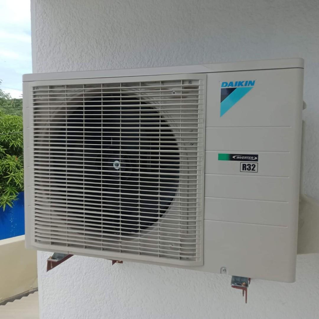 Daikin split type inverter aircon with Free installation, TV & Home ...