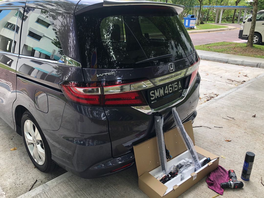 Honda Odyssey Installed Electronic Auto Tailgate Lift N Vaccum Lock ...