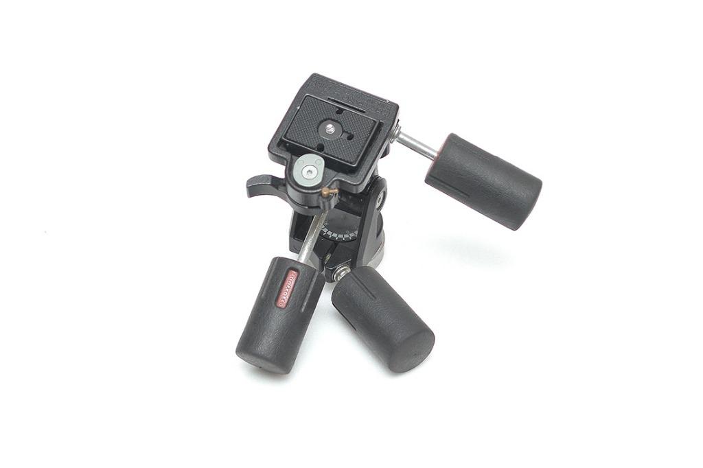 Manfrotto 141RC 3 Way Head, Photography, Photography Accessories, Tripods & Monopods on Carousell