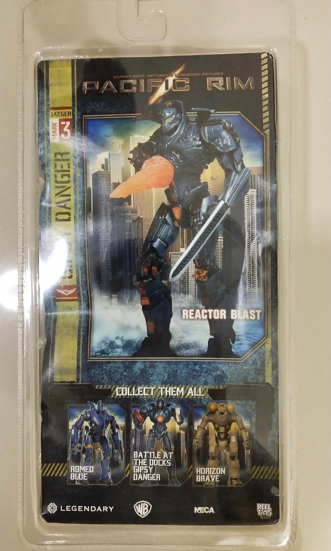 Pacific Rim Gipsy Danger Reactor Blast with small damages on box ...