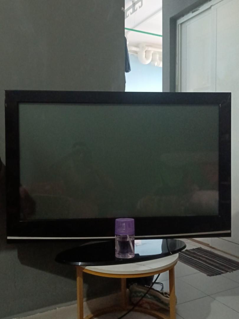 Samsung 42 inch TV, TV & Home Appliances, TV & Entertainment, TV on ...