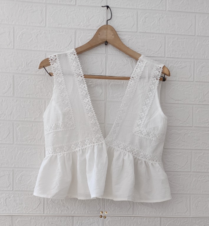 Sexy White Embroidered V-shaped Crop top, Women's Fashion, Tops ...