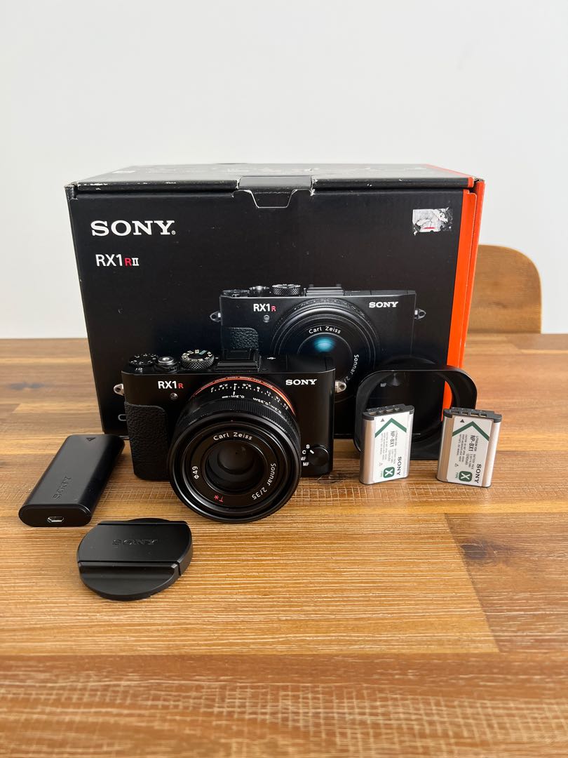Sony RX1R ii (Mark 2), Photography, Cameras on Carousell