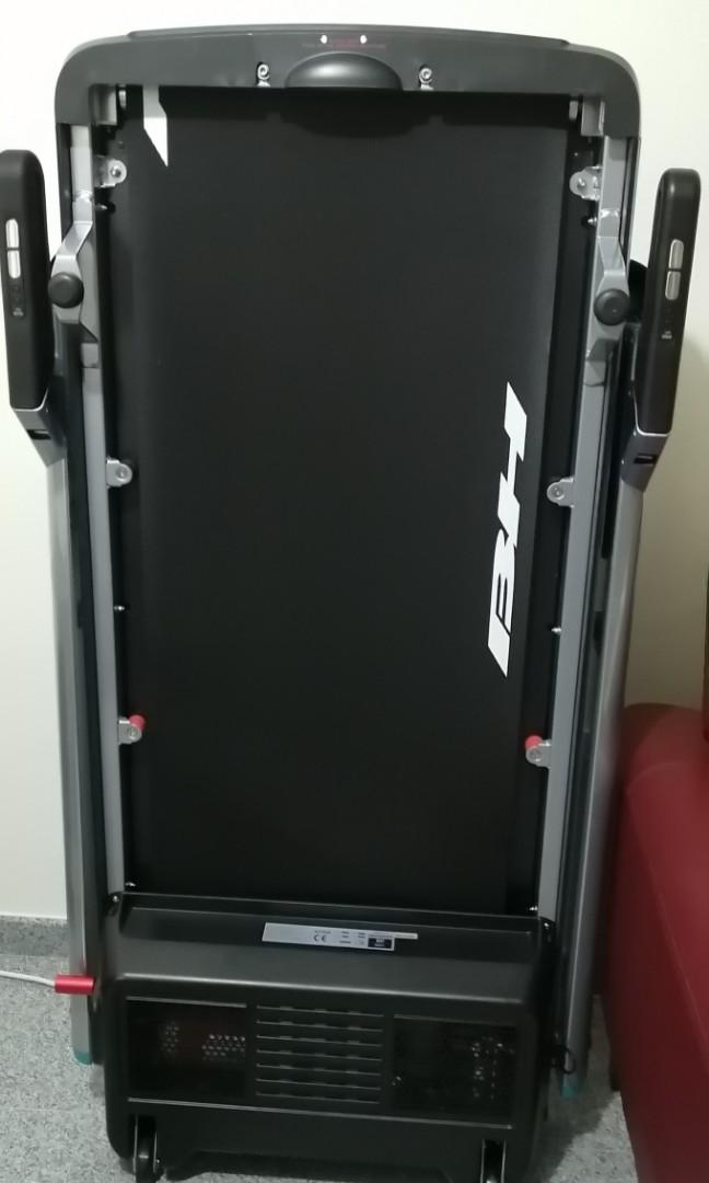 BH Fitness BT7020 Rundesk Pro Treadmill, Sports Equipment, Exercise ...