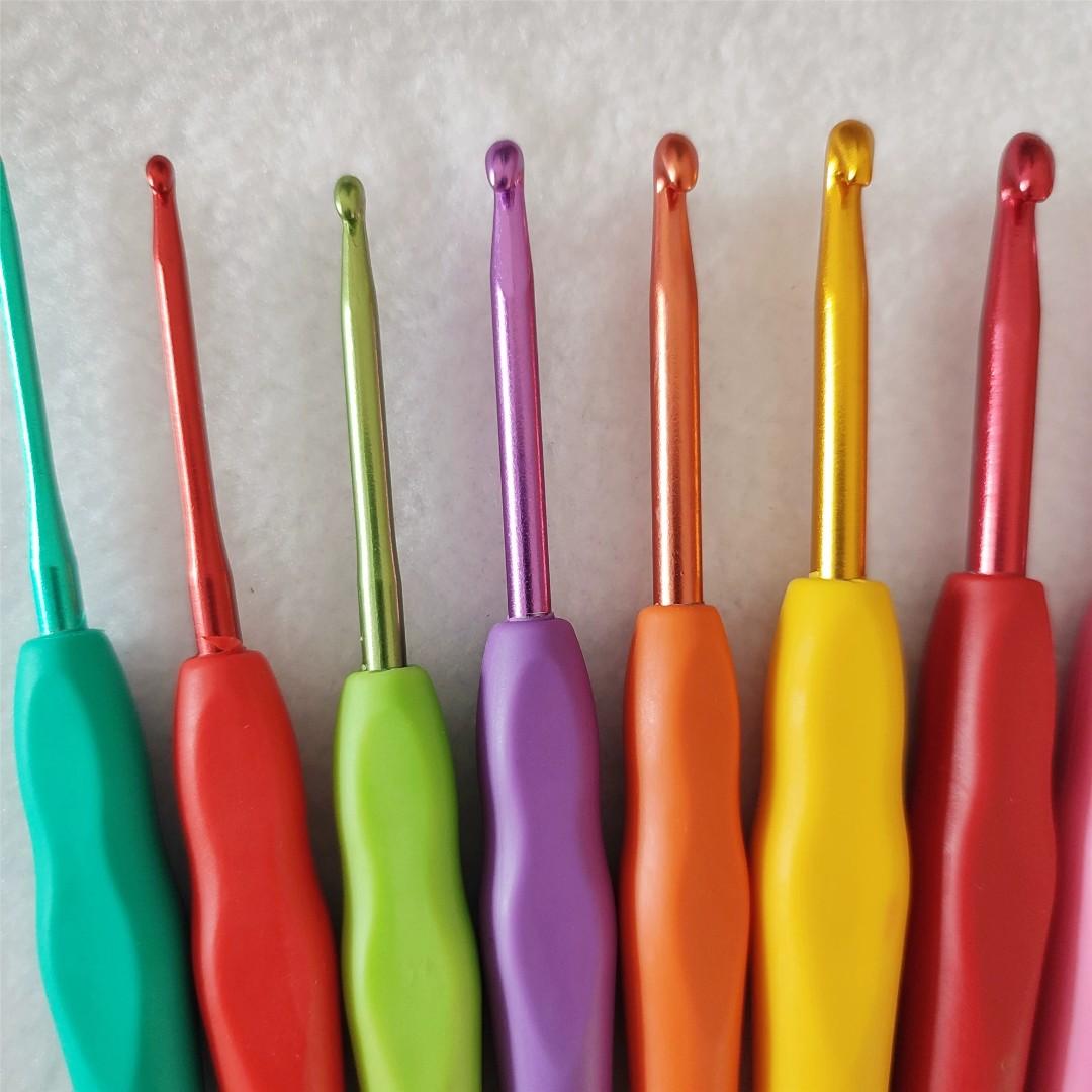 Candy Colour Crochet Hooks Set With Candy Colour Tips, Hobbies & Toys ...
