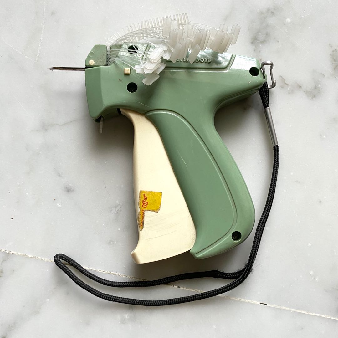 Vintage Dennison tagging gun, Everything Else on Carousell