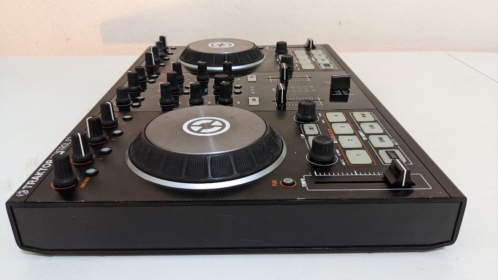 DJ console Traktor S2 MK2, Audio, Other Audio Equipment on Carousell