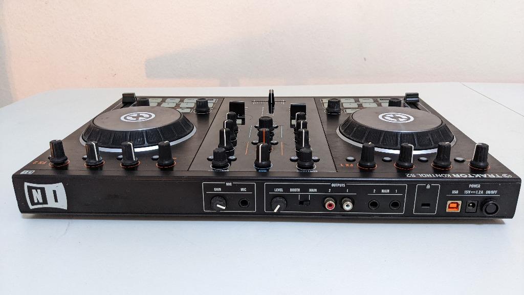 DJ console Traktor S2 MK2, Audio, Other Audio Equipment on Carousell