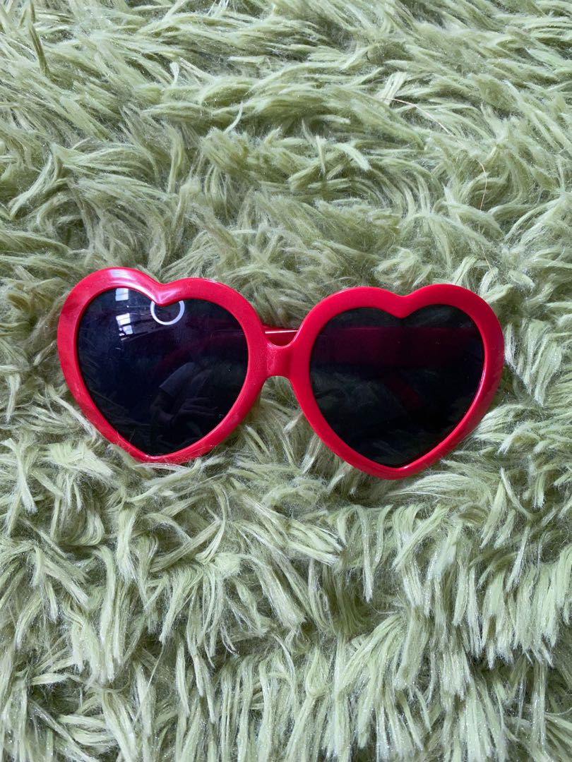 Heart Diffraction Effect Sunglasses (Red), Women's Fashion, Watches ...