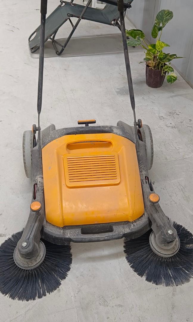 MANUAL FLOOR DUST CLEANER, Commercial & Industrial, Industrial ...