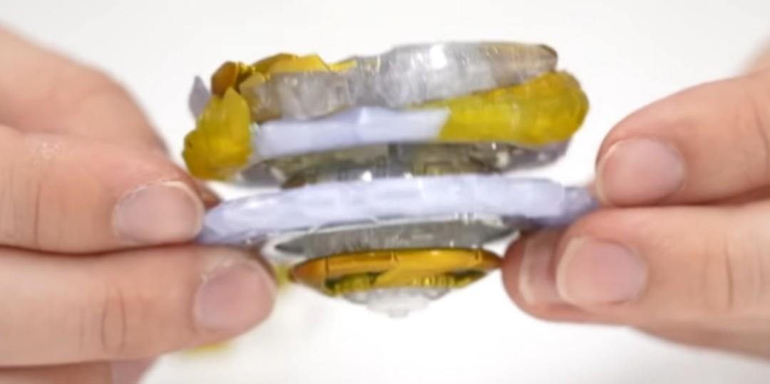 Beyblade - Perfect Dynamite Belial Holy King Version [FREE DELIVERY ...