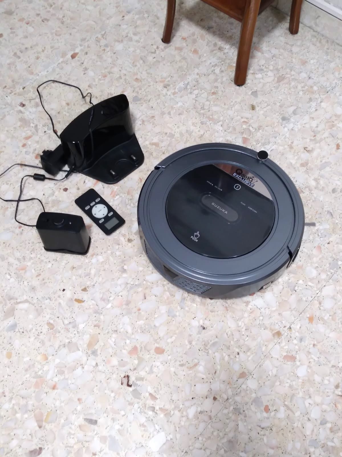 Qoo10 suzuka robot vacuum, TV & Home Appliances, Vacuum Cleaner & Housekeeping on Carousell