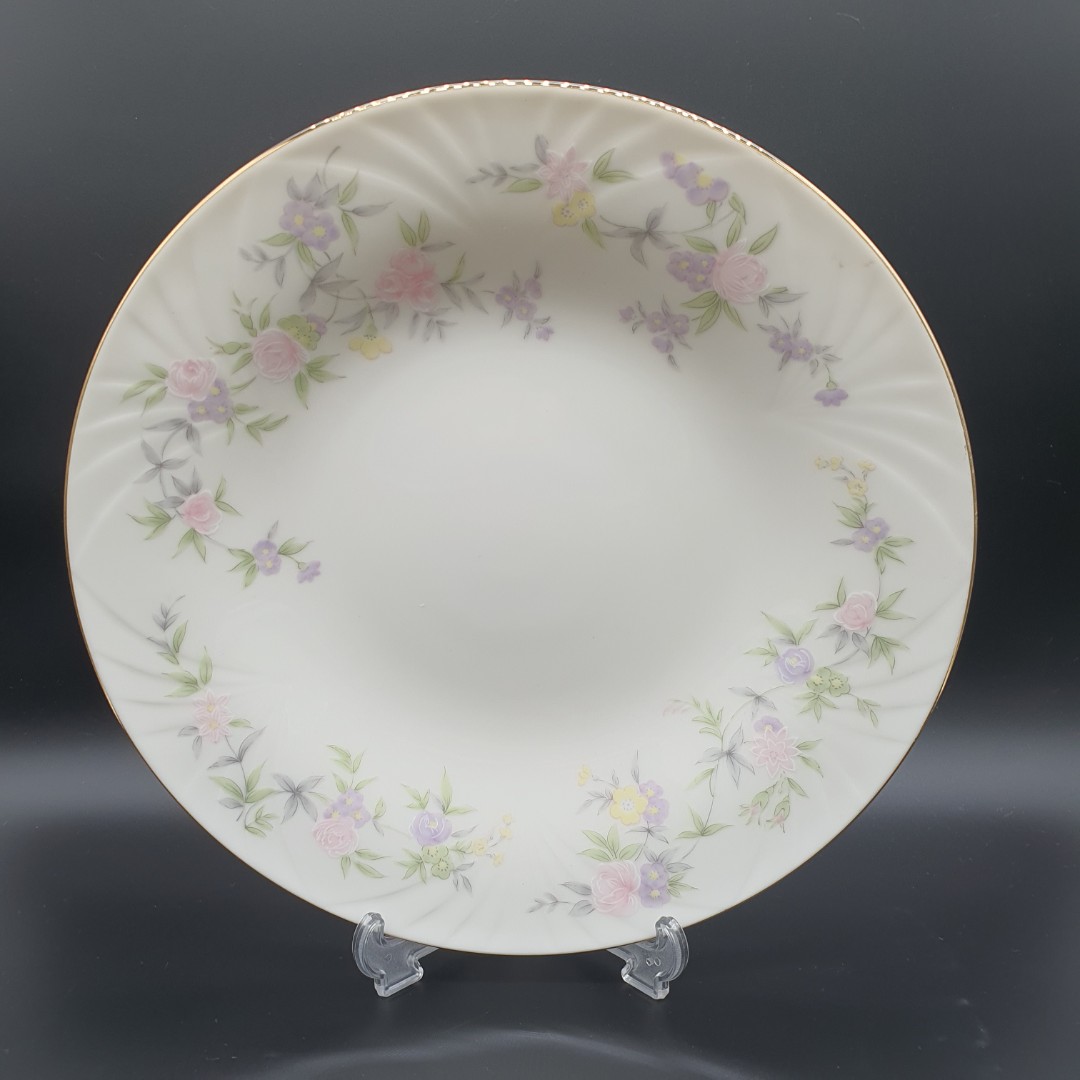 Richfiled plate, Furniture & Home Living, Kitchenware & Tableware ...