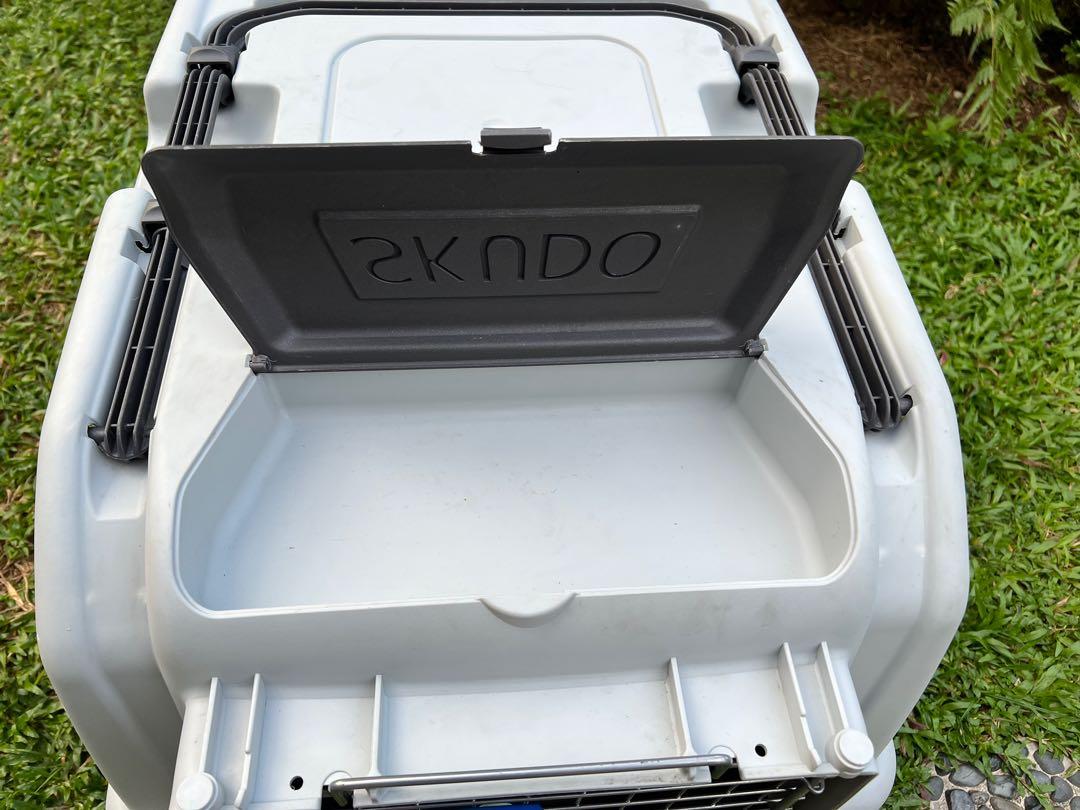 Skudo 5 dog crate IATA airline approved, Pet Supplies, Homes & Other Pet Accessories on Carousell