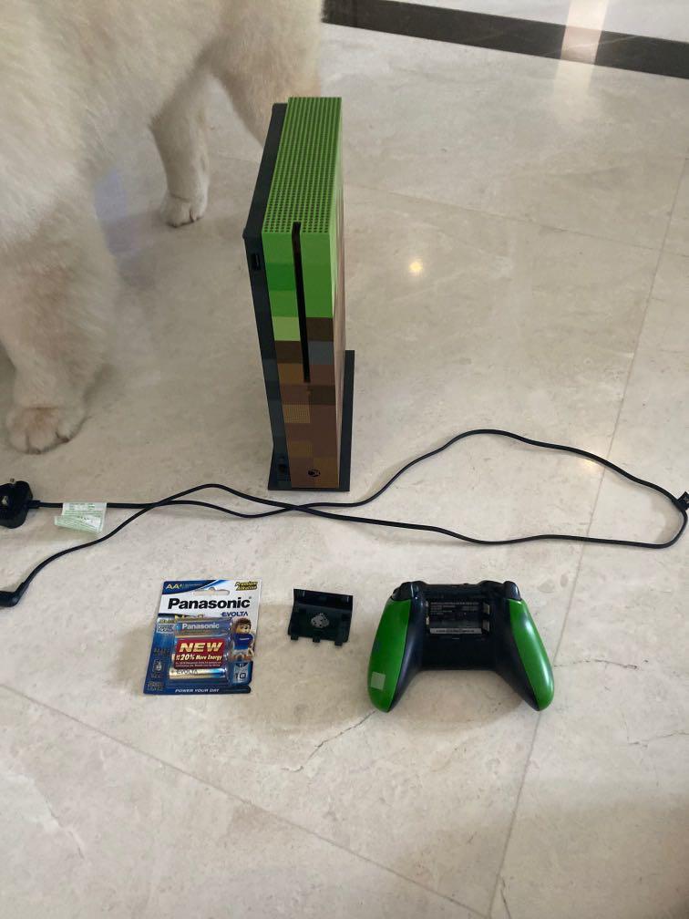 Xbox 360 Minecraft Edition Console