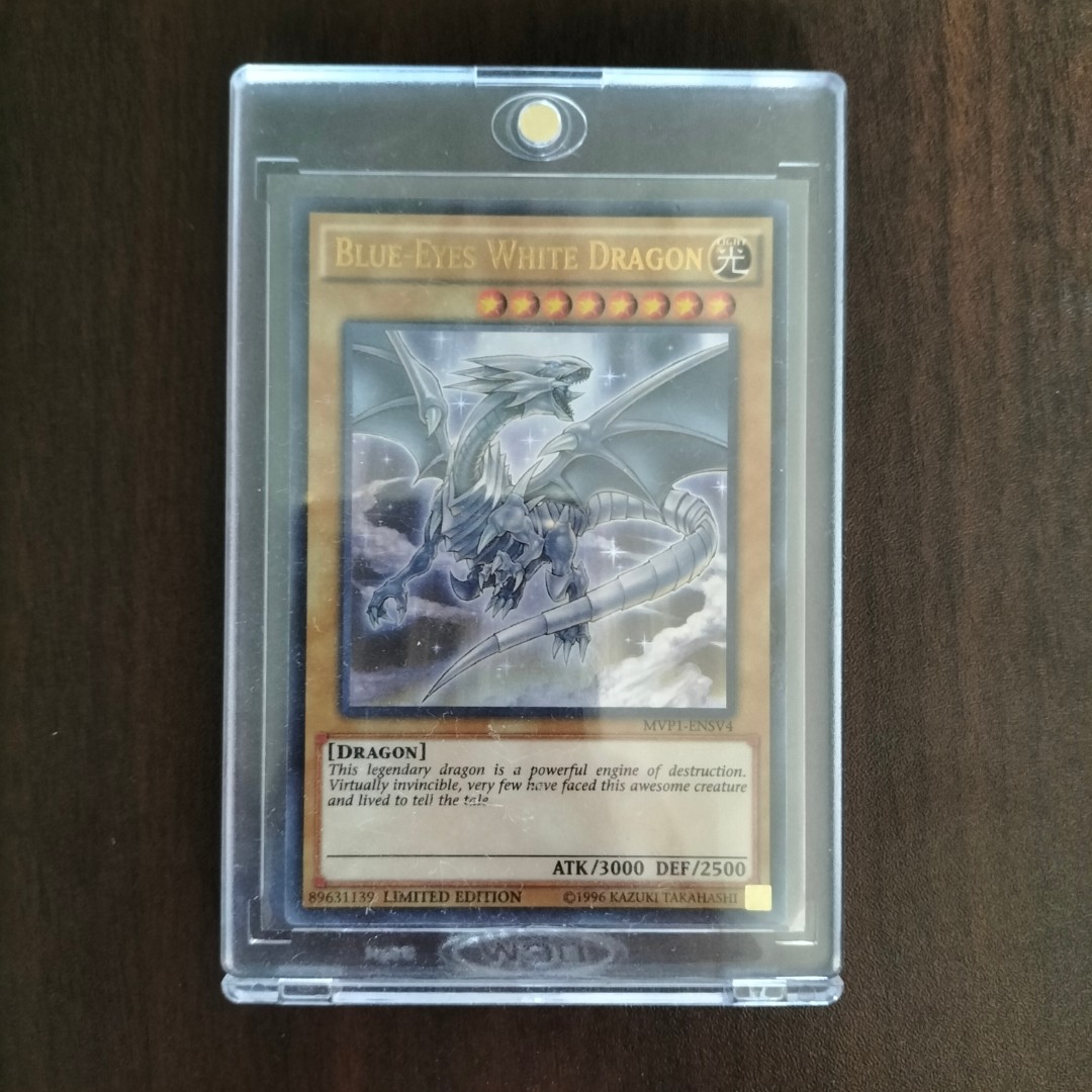 BLUE- EYES WHITE DRAGON ULTRA RARE LIMITED EDITION MVP1-ENSV4 NEAR MINT YU GI OH CARD DARK SIDE ...