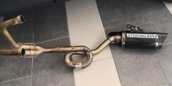 Yamaha R25 Ekzos full system with mufler Akra, Motorbikes on Carousell