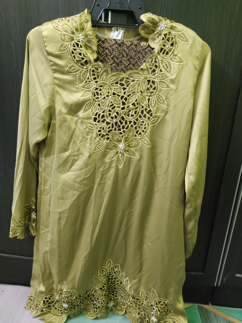 KEBAYA | KAIN SATIN | KAIN BATIK, Men's Fashion, Muslim Wear, Tops on ...