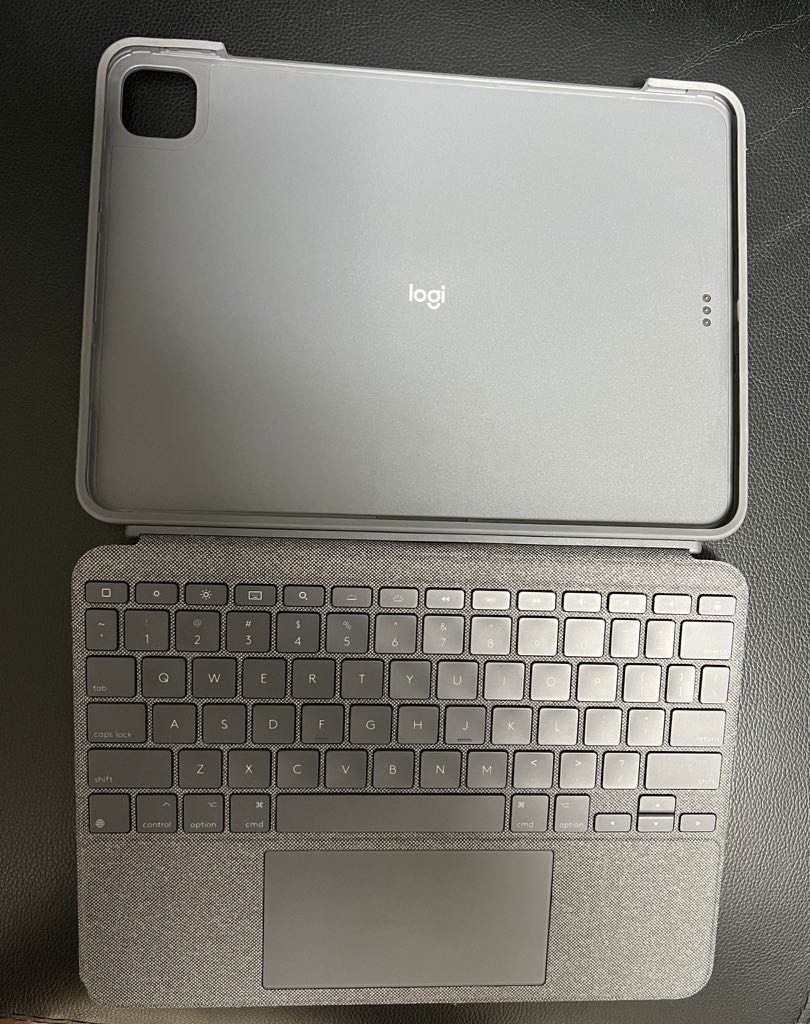 Logictech Folio touch - keyboard case with trackpad for iPad Pro(1st ...