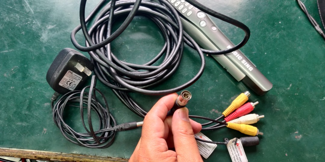 Magic Sing AV cable, Audio, Microphones on Carousell