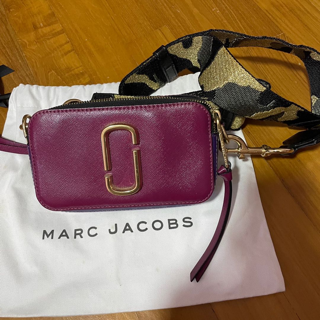 Marc Jacobs snapshot in Berry, Luxury, Bags & Wallets on Carousell