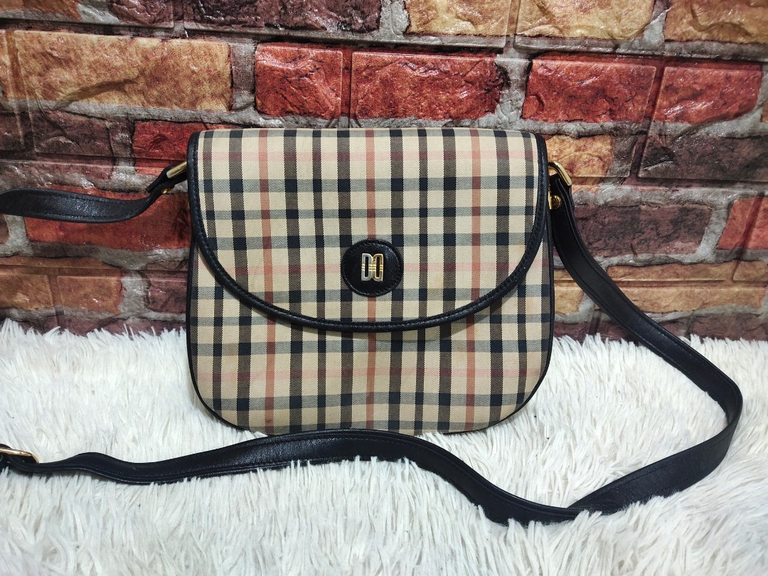 Original Daks Crossbody Bag, Women's Fashion, Bags & Wallets, Cross ...