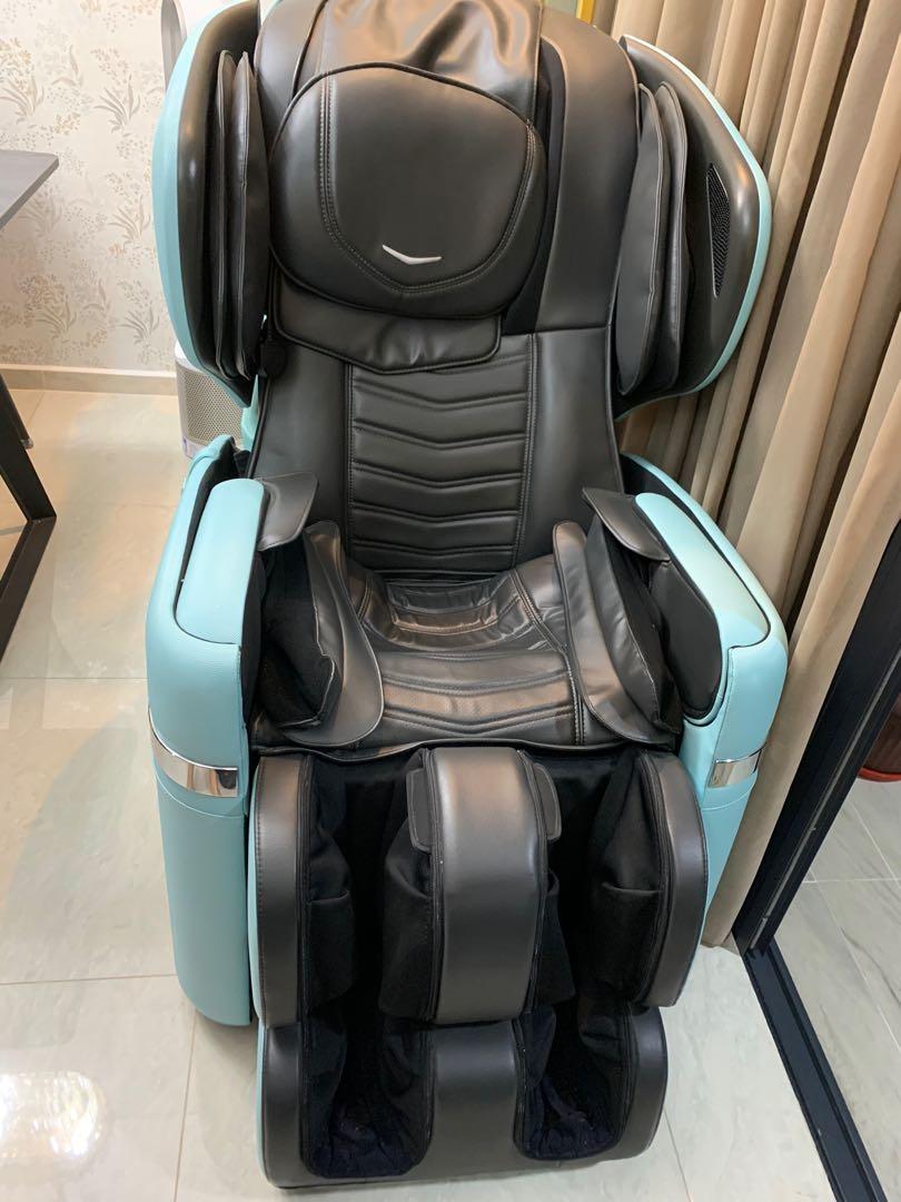 OSIM uDivine V Massage Chair OS-890, Furniture & Home Living, Furniture ...