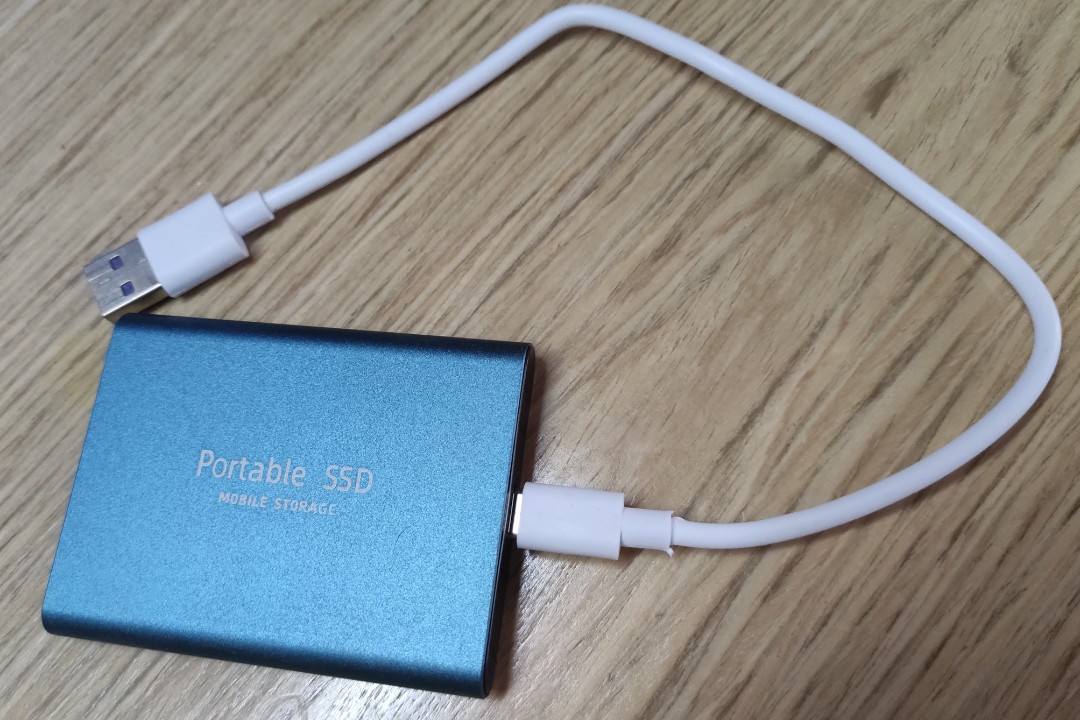 Portable SSD mobile storage 4TB (可插電話用) 有盒, 電腦＆科技, 電腦周邊及配件, 硬碟及儲存器 ...