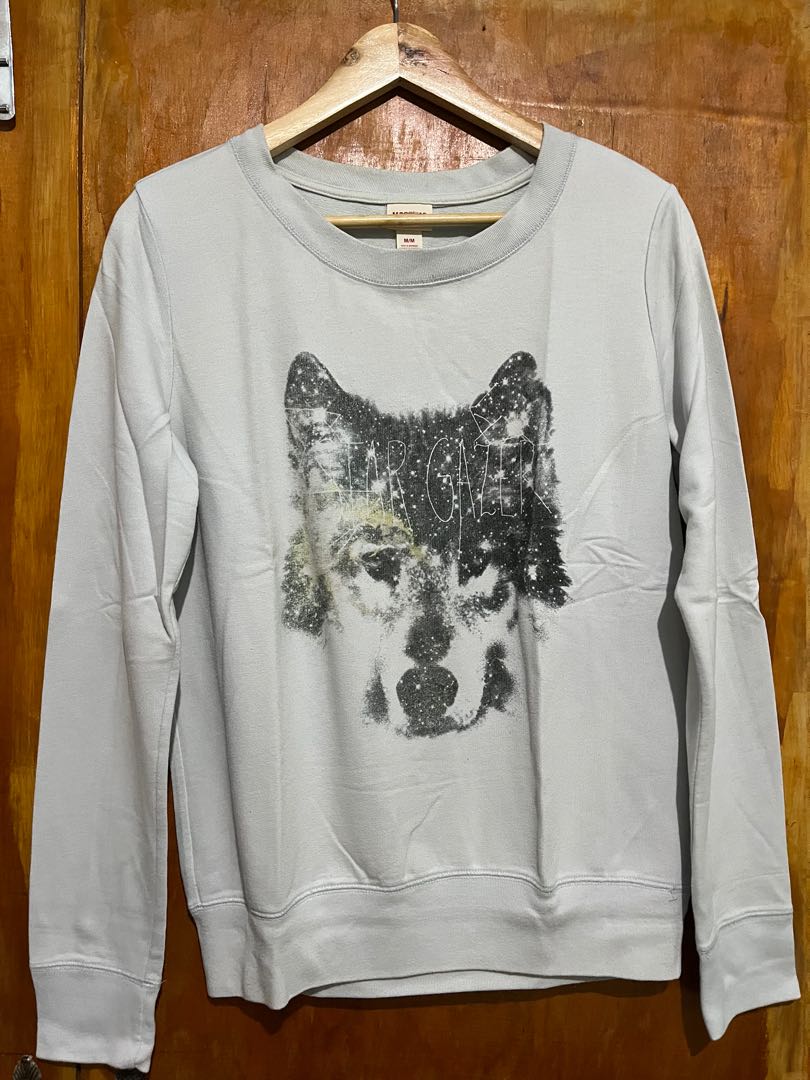 Wolf Sweater, Women's Fashion, Tops, Longsleeves on Carousell