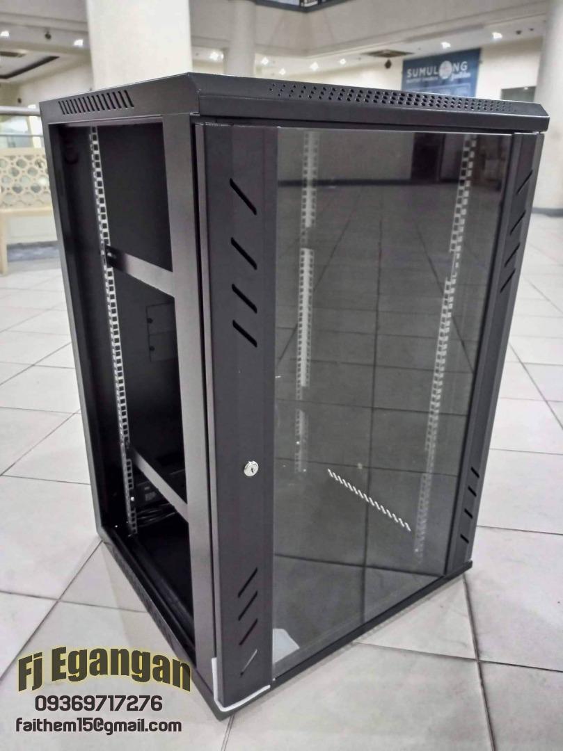 18u Data Cabinet Set | 18U Wall mounted Data Cabinet, Computers & Tech ...