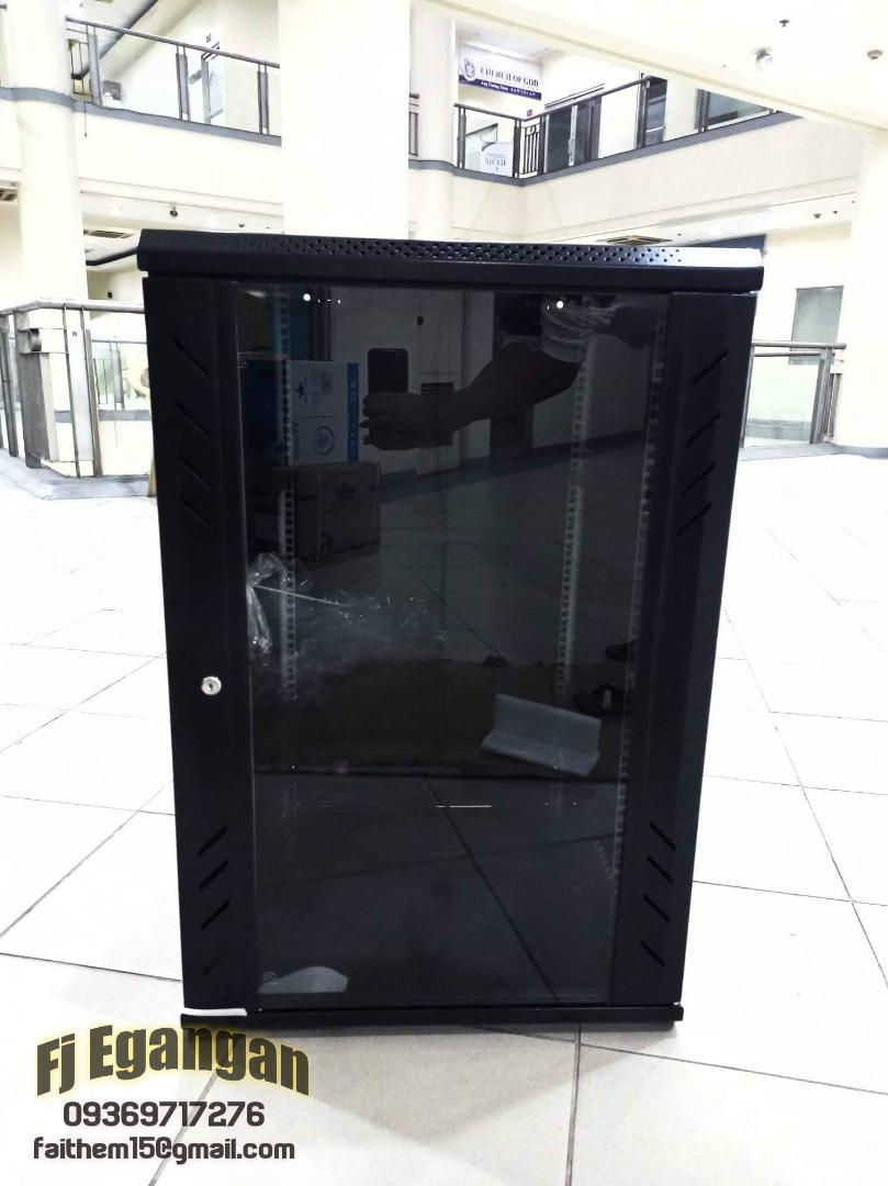 18u Data Cabinet Set | 18U Wall mounted Data Cabinet, Computers & Tech ...