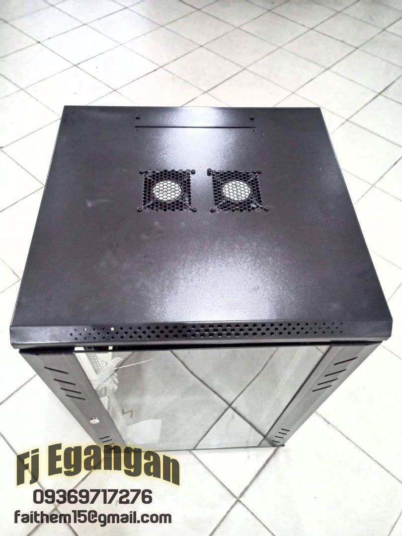 18u Data Cabinet Set | 18U Wall mounted Data Cabinet, Computers & Tech ...