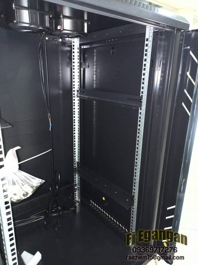 18u Data Cabinet Set | 18U Wall mounted Data Cabinet, Computers & Tech ...