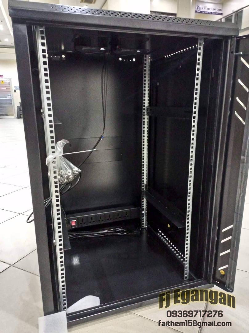 18u Data Cabinet Set | 18U Wall mounted Data Cabinet, Computers & Tech ...