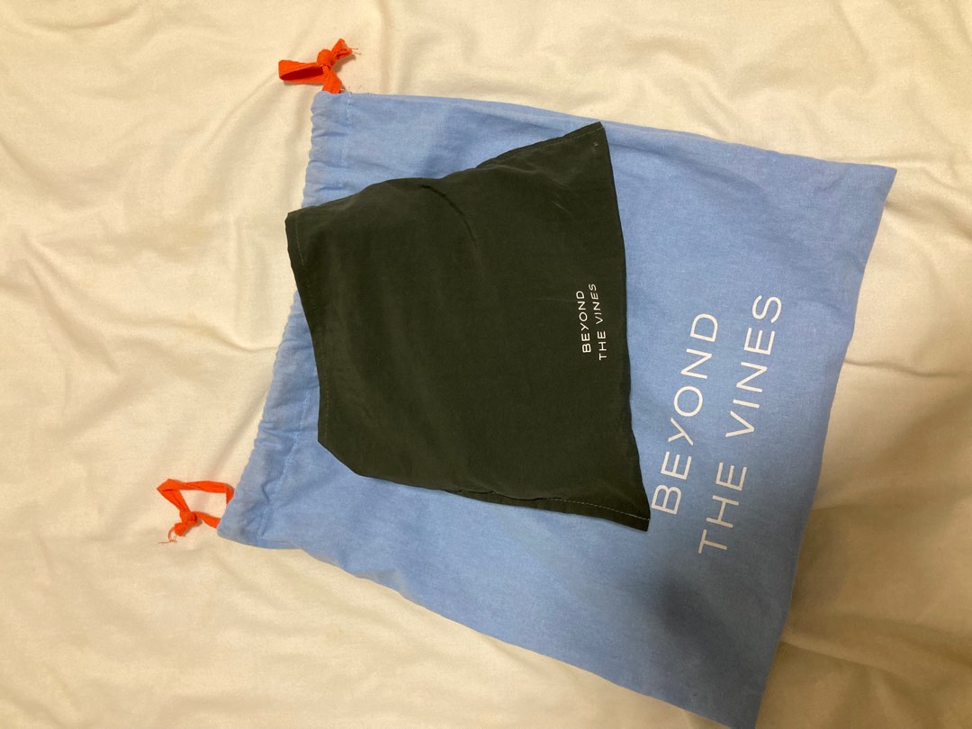 [Authentic] BTV Dumpling Bag Olive XL, Women's Fashion, Bags & Wallets ...