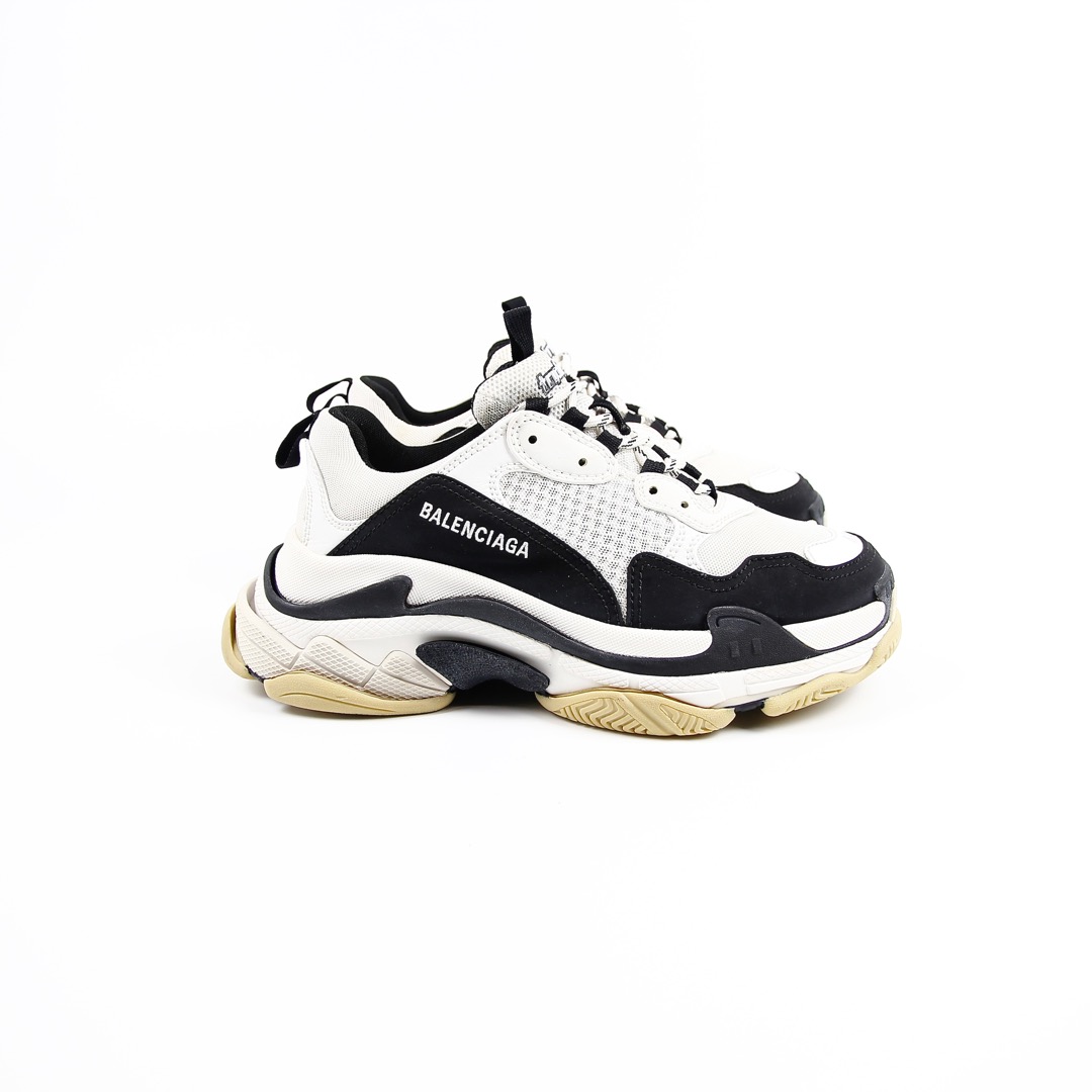 Balenciaga Triple S, Men's Fashion, Footwear, Sneakers on Carousell