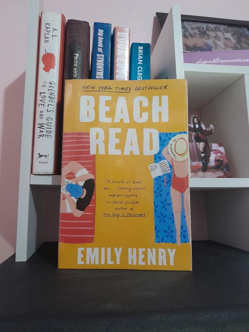 BEACH READ EMILY HENRY (PRELOVED), Hobbies & Toys, Books & Magazines ...