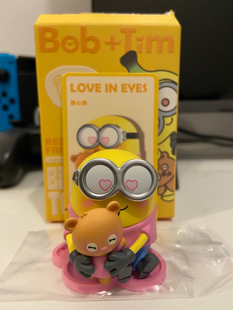 Bob + Tim POP MART - Love in Eyes, 興趣及遊戲, 收藏品及紀念品, 明星周邊 - Carousell