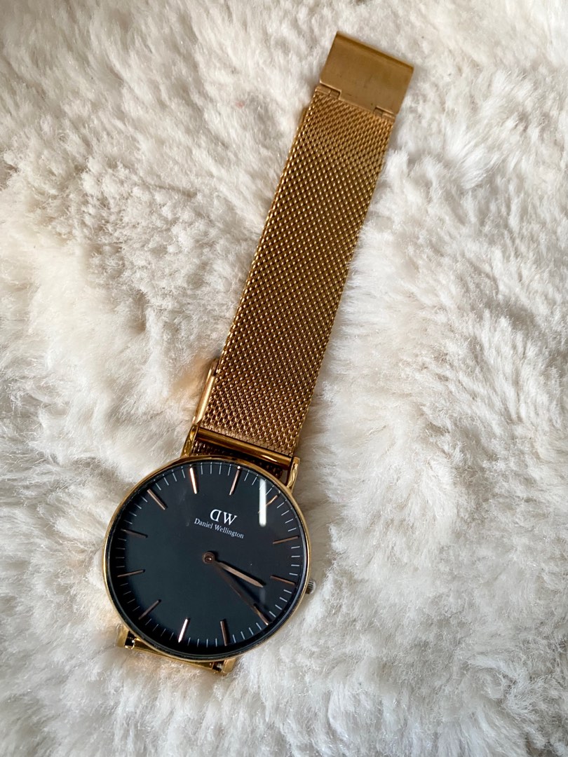 DW Gold Watch, Women's Fashion, Watches & Accessories, Watches on Carousell